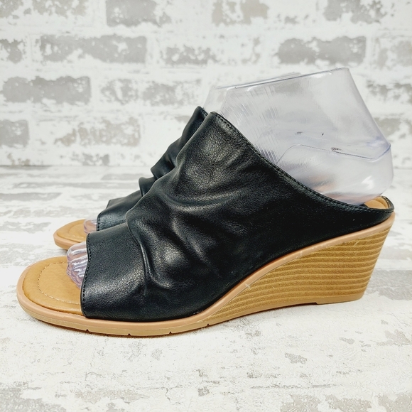 Sofft | Shoes | New Eurosoft Womens Gilby Black Summer Wedge Sandals ...